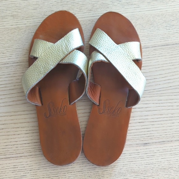Sseko | Shoes | Sseko Womens White Gold Leather Cross Slides Sandals ...